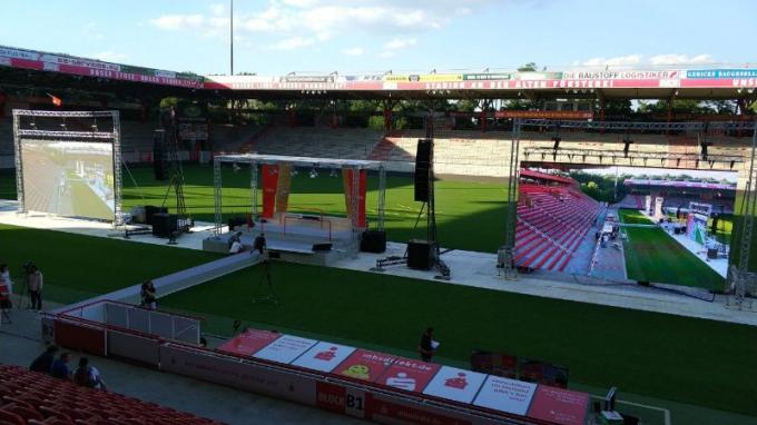 Outdoor Largest Stadium Tv Screen , Football Ground Advertising Boards